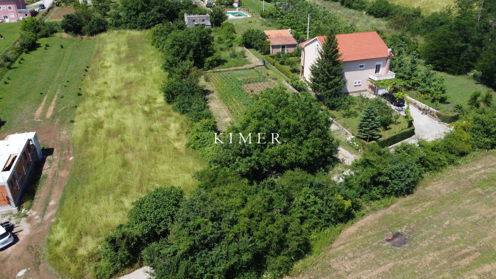 GRAĐEVINSKO ZEMLJIŠTE 2270 m2,SINJ,BRNAZE