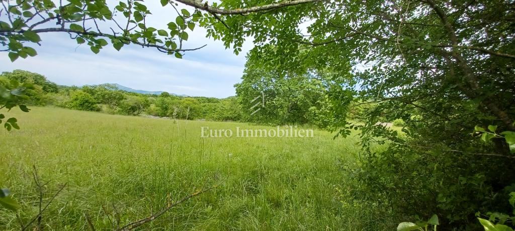 Građevinsko zemljište 300 m od centra Labina