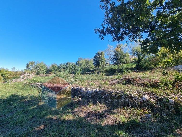 Građevinsko zemljište, 4km od Labina, 1650 m2