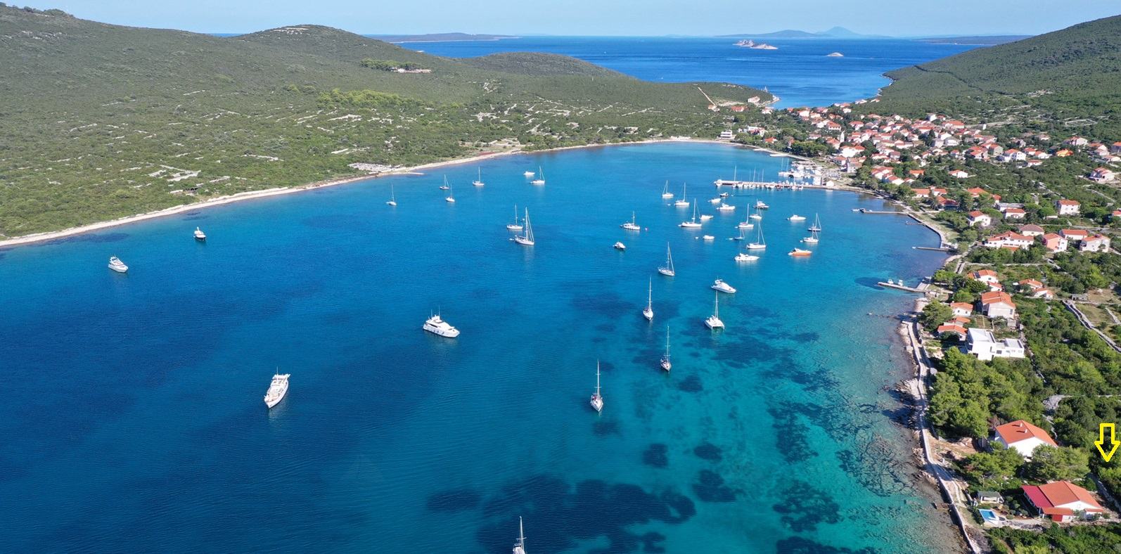 Otok Ist - građevinsko zemljište - drugi red do mora