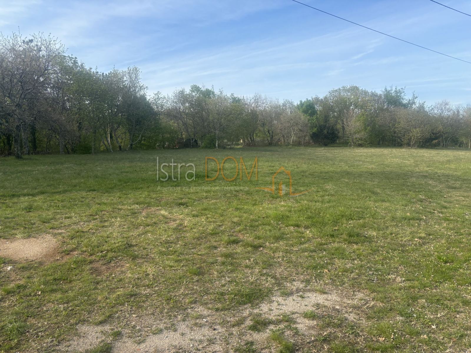 Građevinsko zemljište u mjestu nedaleko Labina