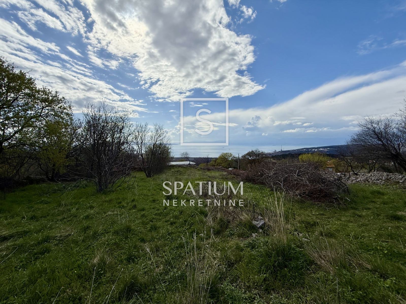 HRELJIN, ZEMLJIŠTE S GRAĐEVINSKOM DOZVOLOM