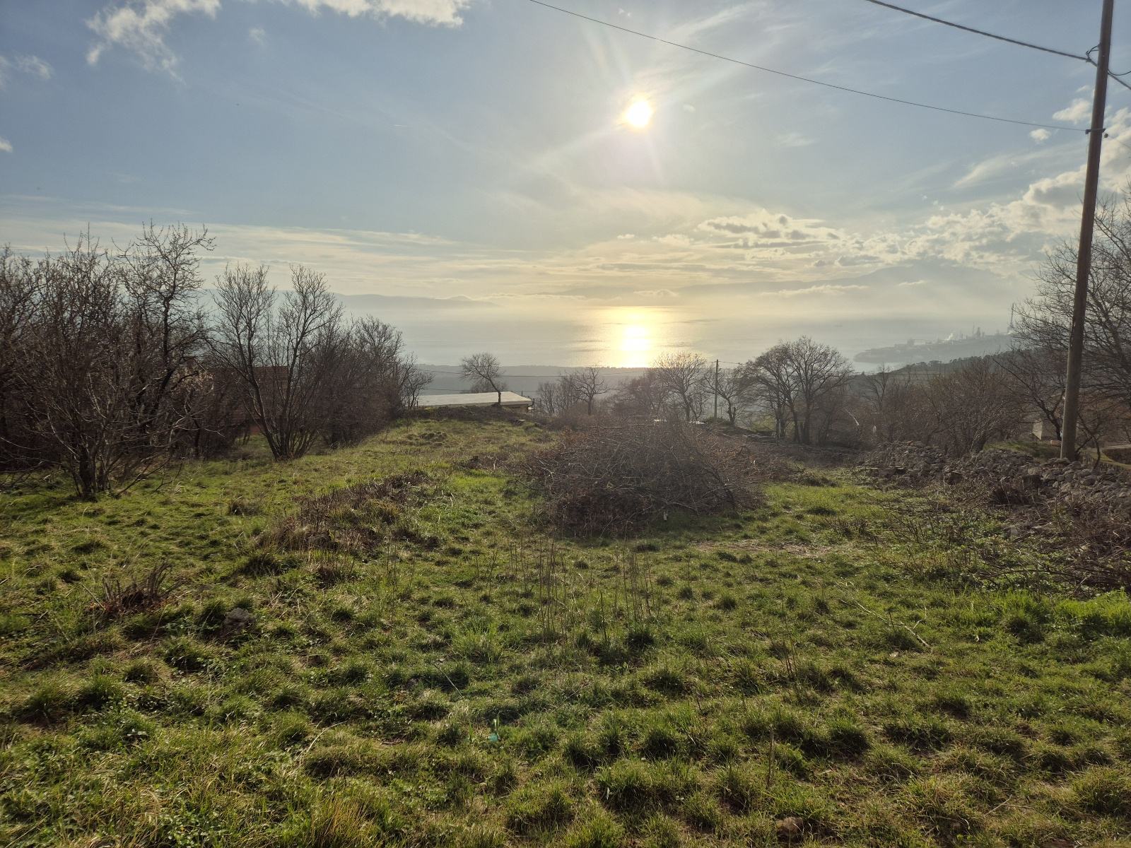 Hreljin zemljište s pogledom na more