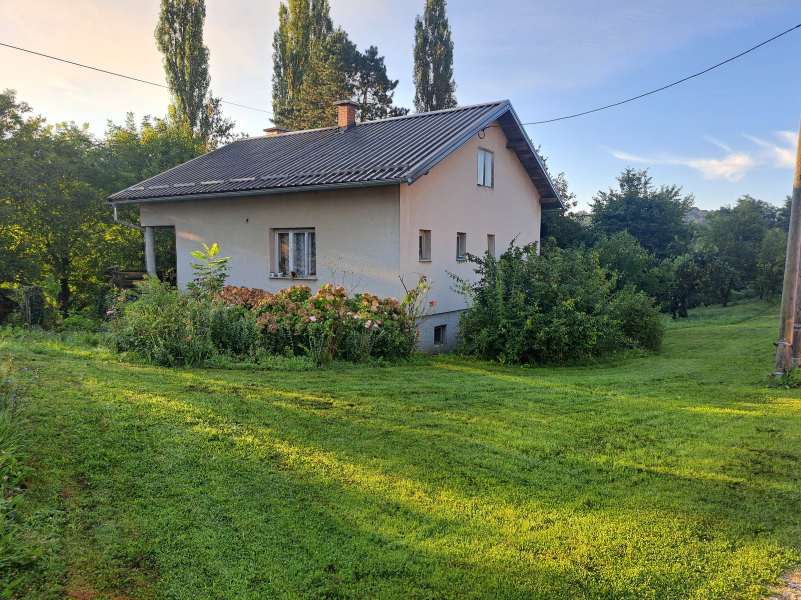Hum na Sutli, kuća s okućnicom, vrtom i voćnjakom (prodaja)