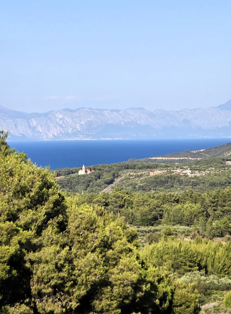 Hvar, Vrisnik - građevinsko zemljište s prekrasnim pogledom na more