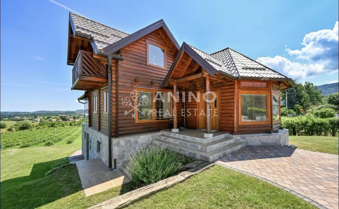 Imanje sa bazenom i plantažom sibirskih borovnica (prodaja)