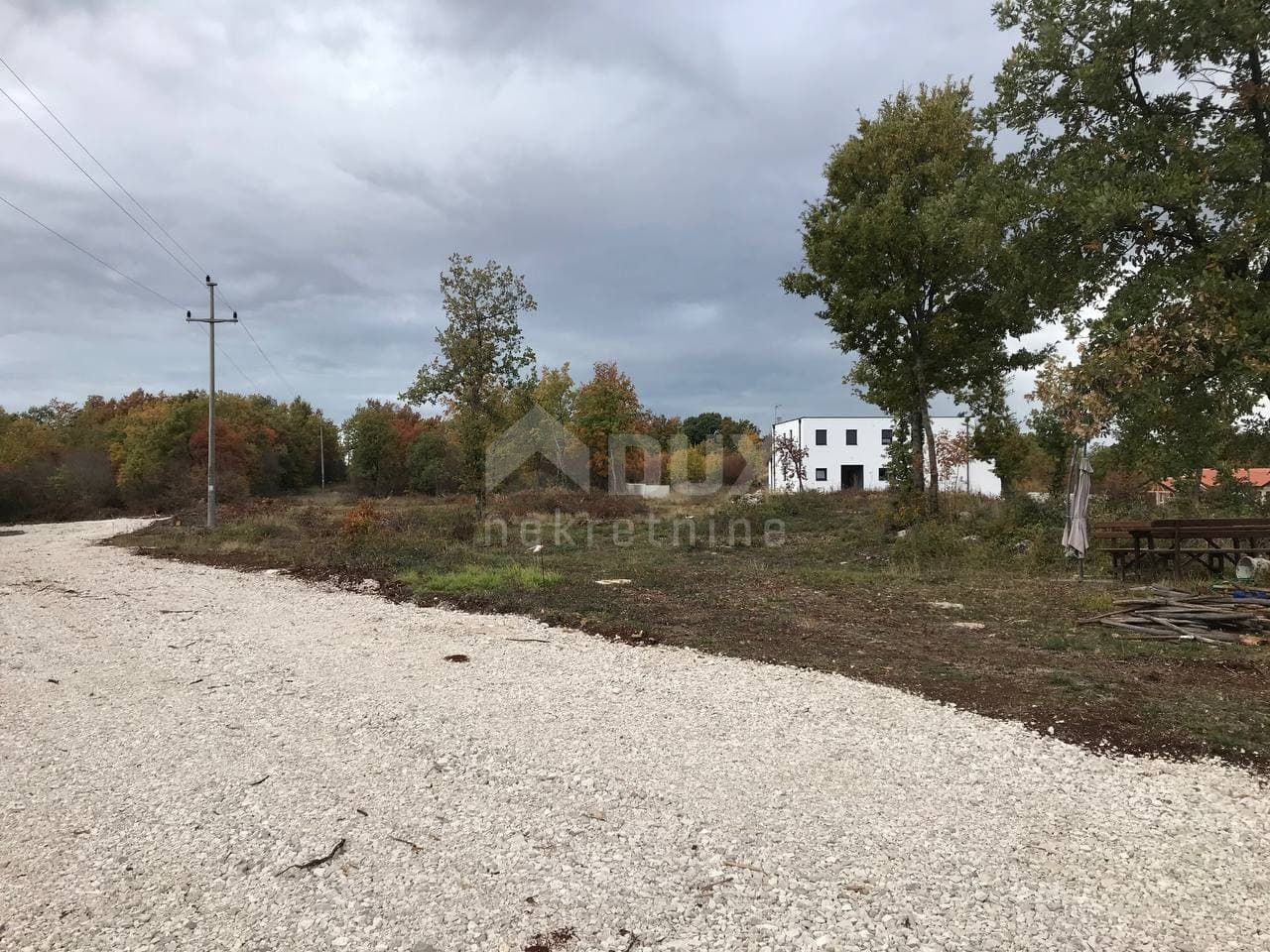 ISTRA, BADERNA - Atrktivna građevinska zemljišta za izgradnju vila