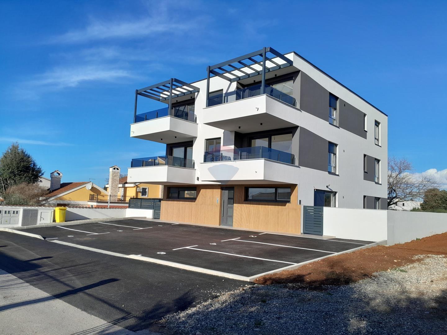 Istra,Banjole,stan sa poledom na more!! (prodaja)