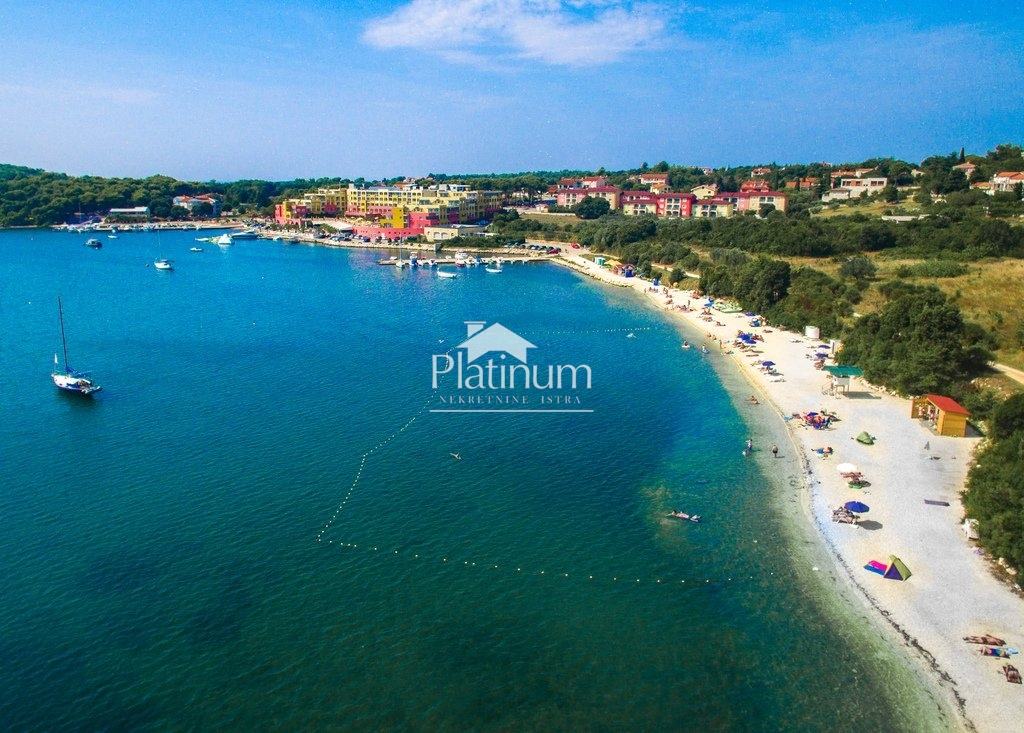 ISTRA BANJOLE, više građevinskih zemljišta