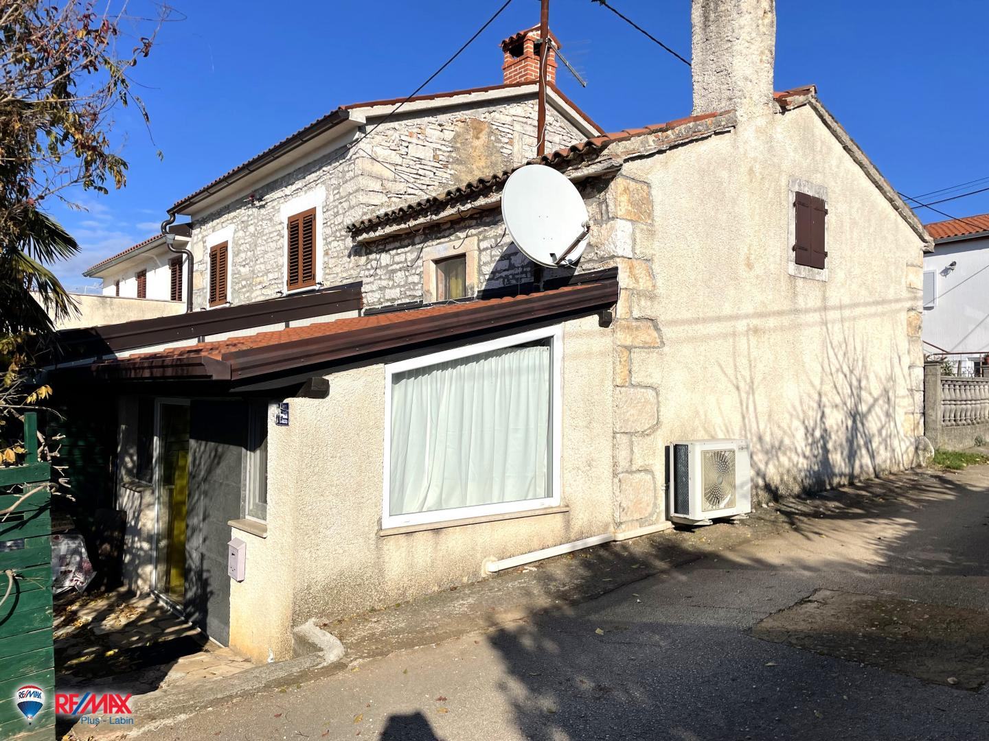 ISTRA, BARBAN, DVOJNA KUĆICA NA KRAJU SELA (prodaja)