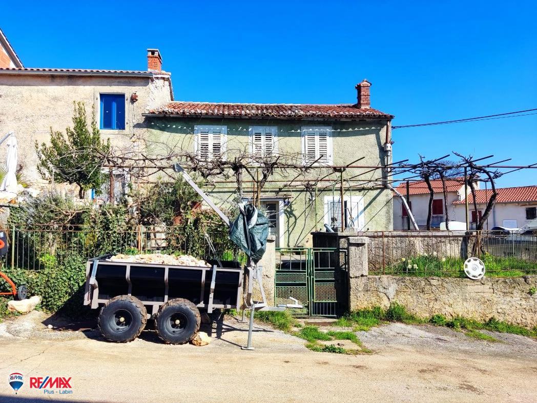 ISTRA,BARBAN, OKOLICA, ISTARSKA KAMENA KUĆA SA OKUĆNICOM (prodaja)