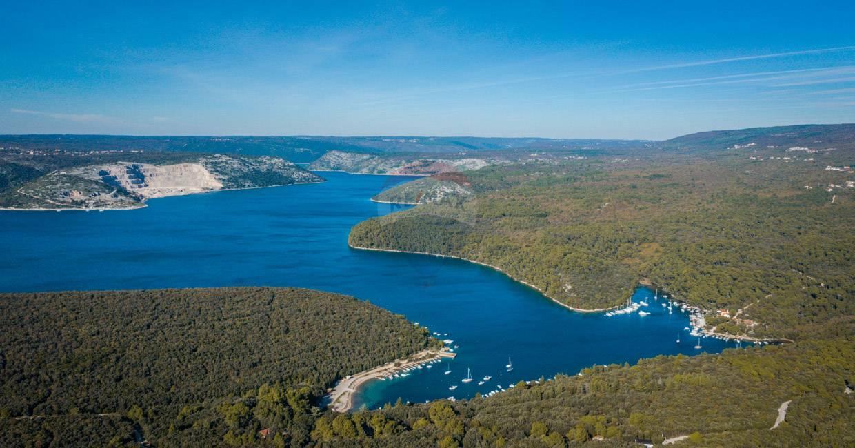 ISTRA, BARBAN - Veliko zemljište 5ha za investicijsko ulaganje