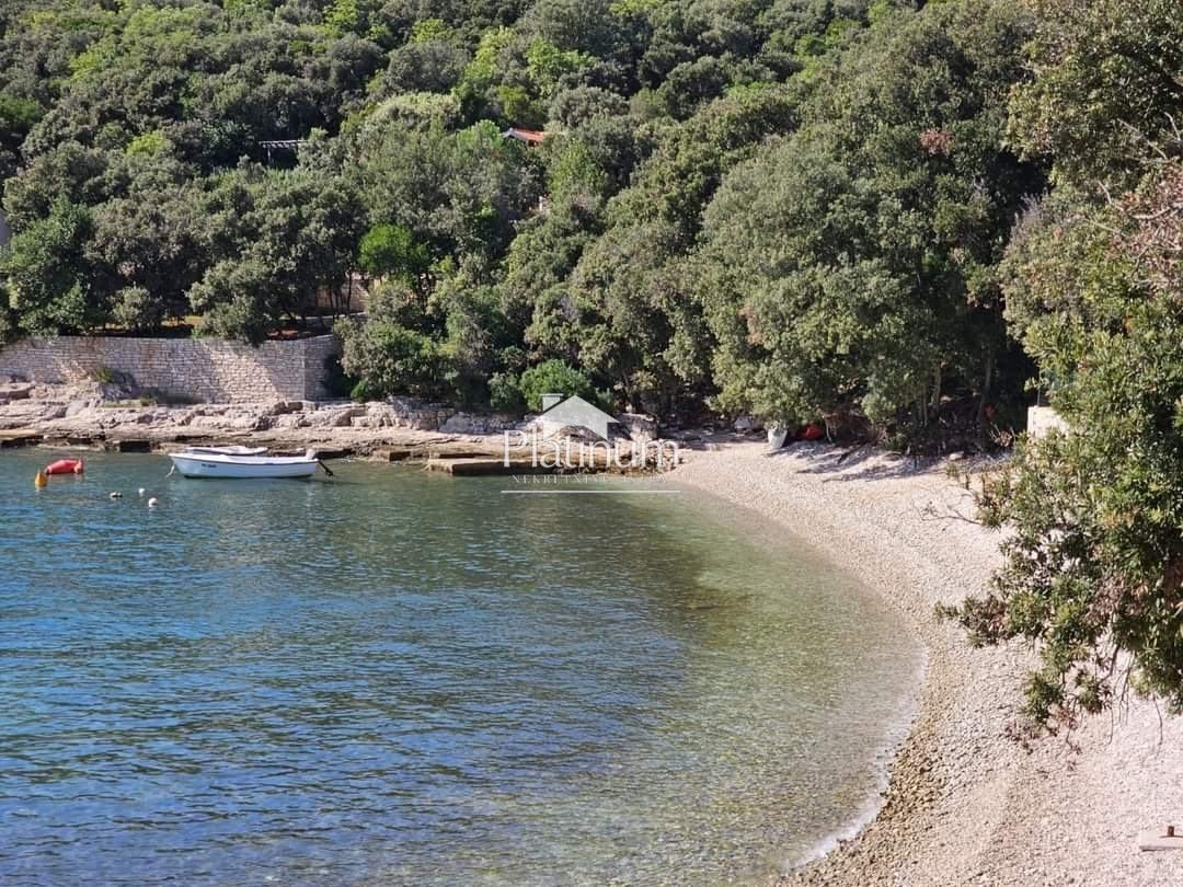 Istra,Duga uvala zemljište veličine 395m2