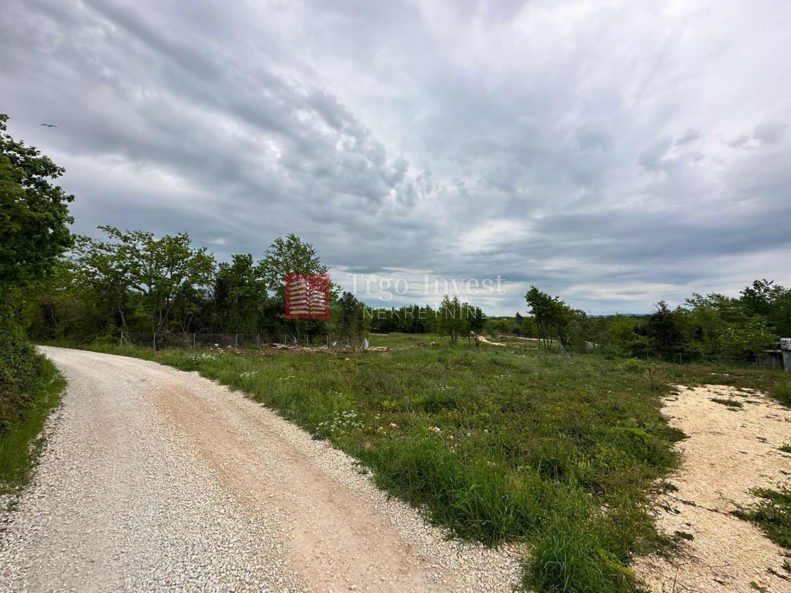 ISTRA, Kavran, više poljopr. parcela 300-470 m2 - za prodaju