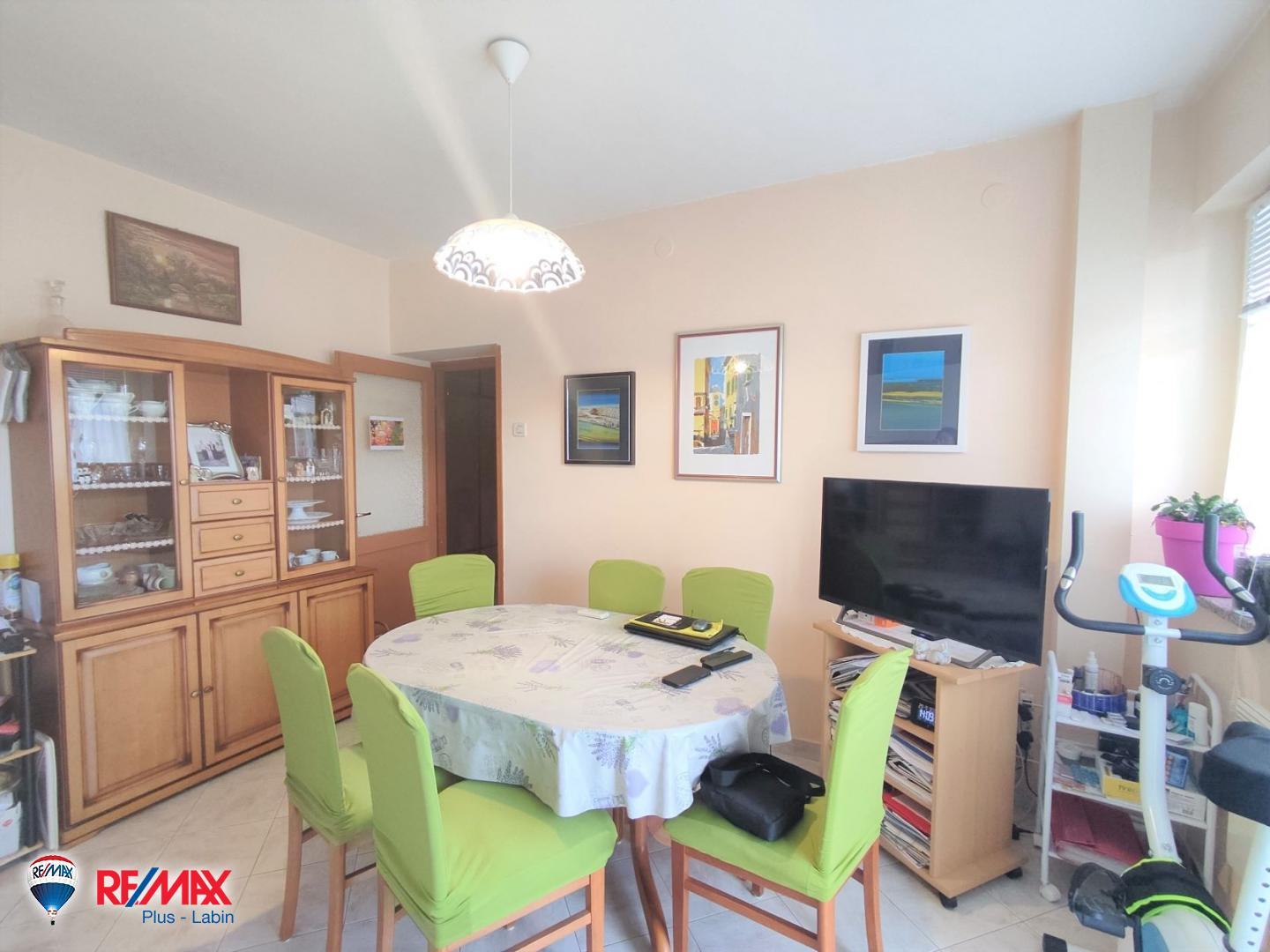 ISTRA,LABIN, CENTAR, STAN 70 M2 (prodaja)