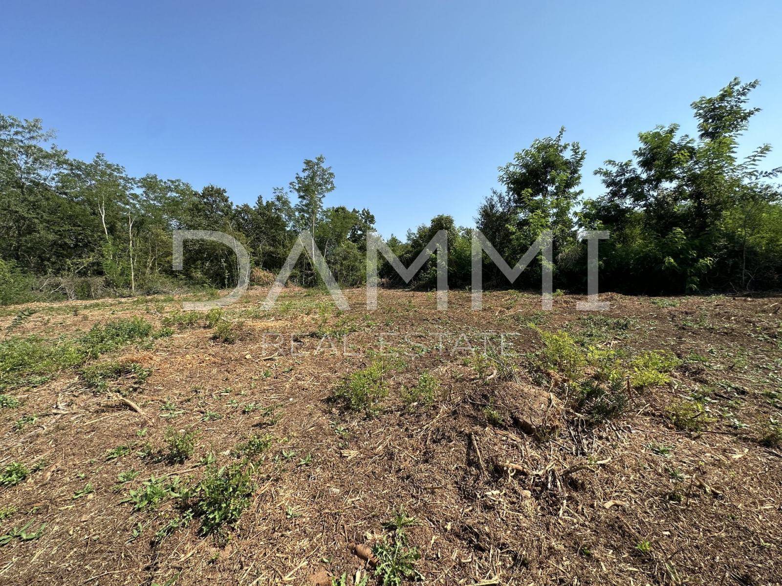 ISTRA, LABIN - Prekrasno građevinsko zemljište 6 km od Labina