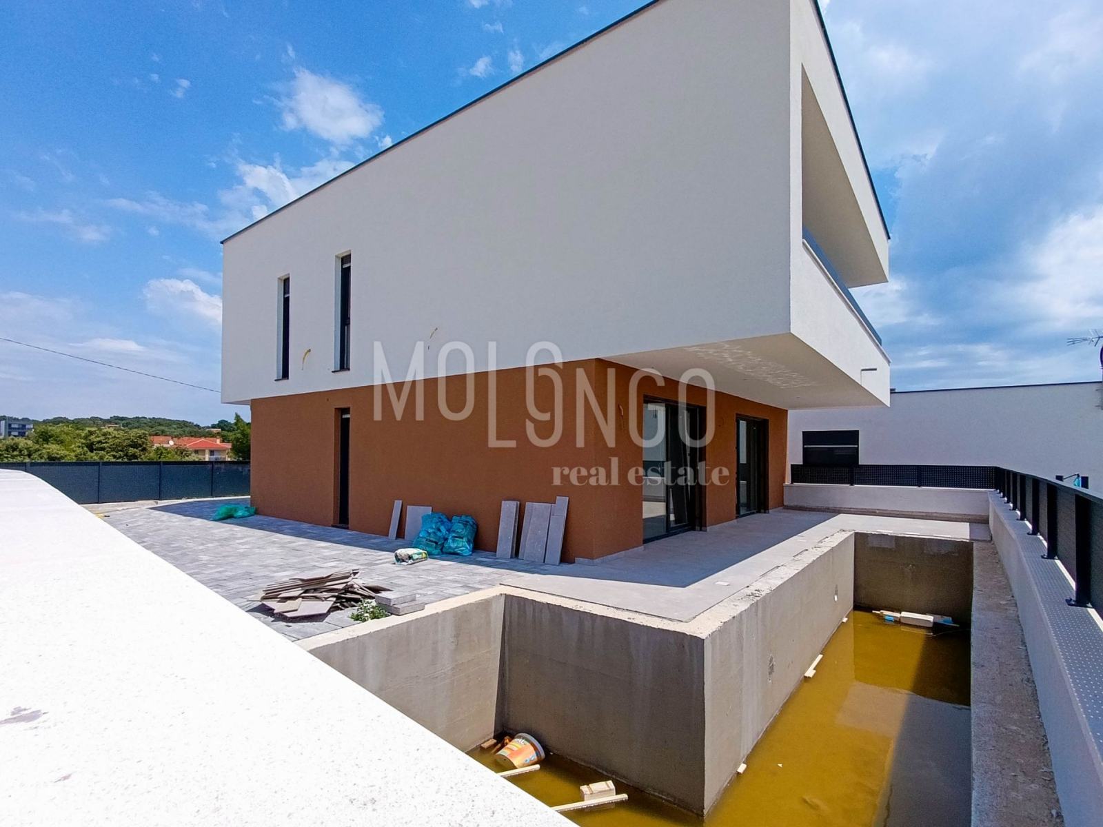 ISTRA, MEDULIN vila sa bazenom, blizina mora i pogled more (prodaja)