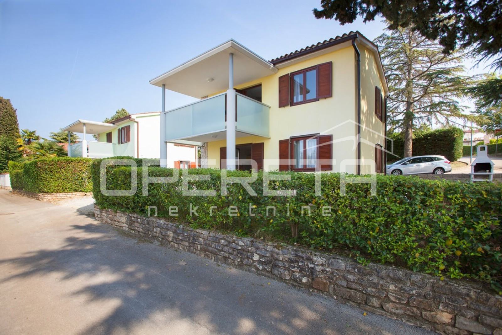 ISTRA, NOVIGRAD (OKOLICA) - Samostojeća kuća 100 metara od mora s dva ...