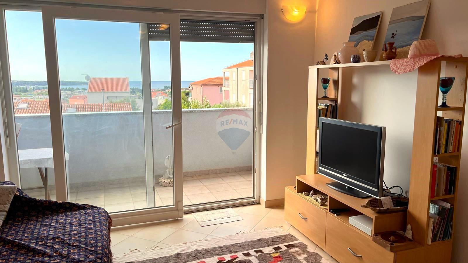 Istra, Novigrad, stan s pogledom na more (prodaja)