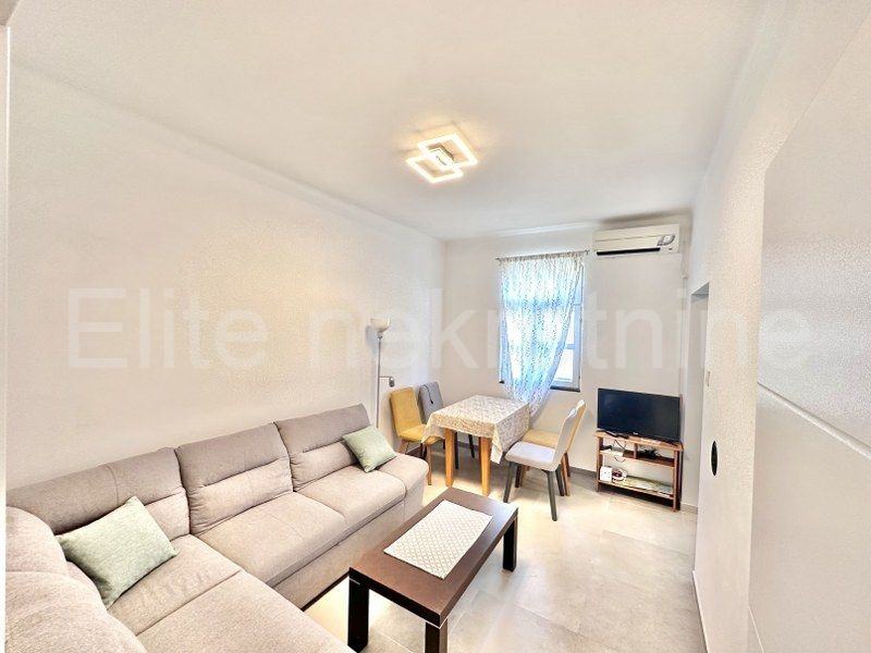 ISTRA, PERUŠKI - PRIZEMNICA SA DIREKTNIM POGLEDOM NA MORE, BAZENOM I ...