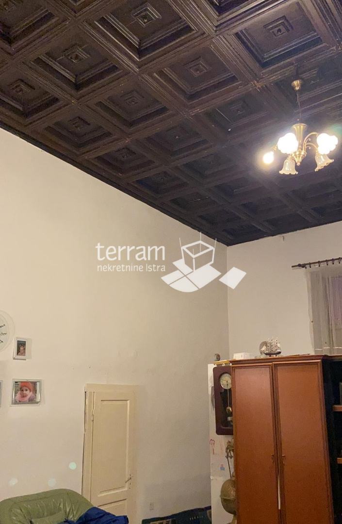 Istra, Pula, Stoja, stan u Austrougarskoj vili, prizemlje, 81m2, za re (prodaja)