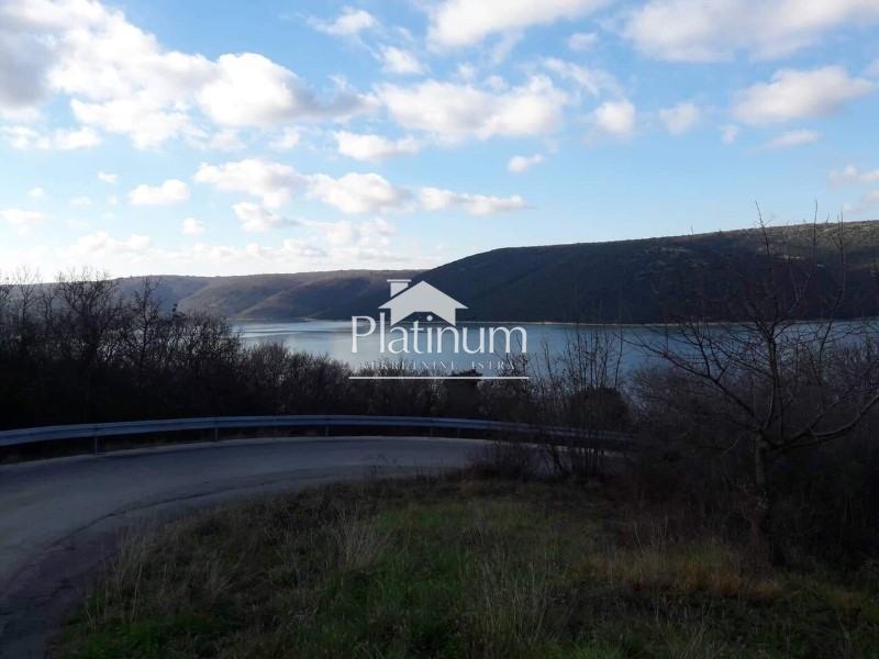 Istra, Trget, prekrasno građevinsko zemljište svega 250 od mora, 7690m