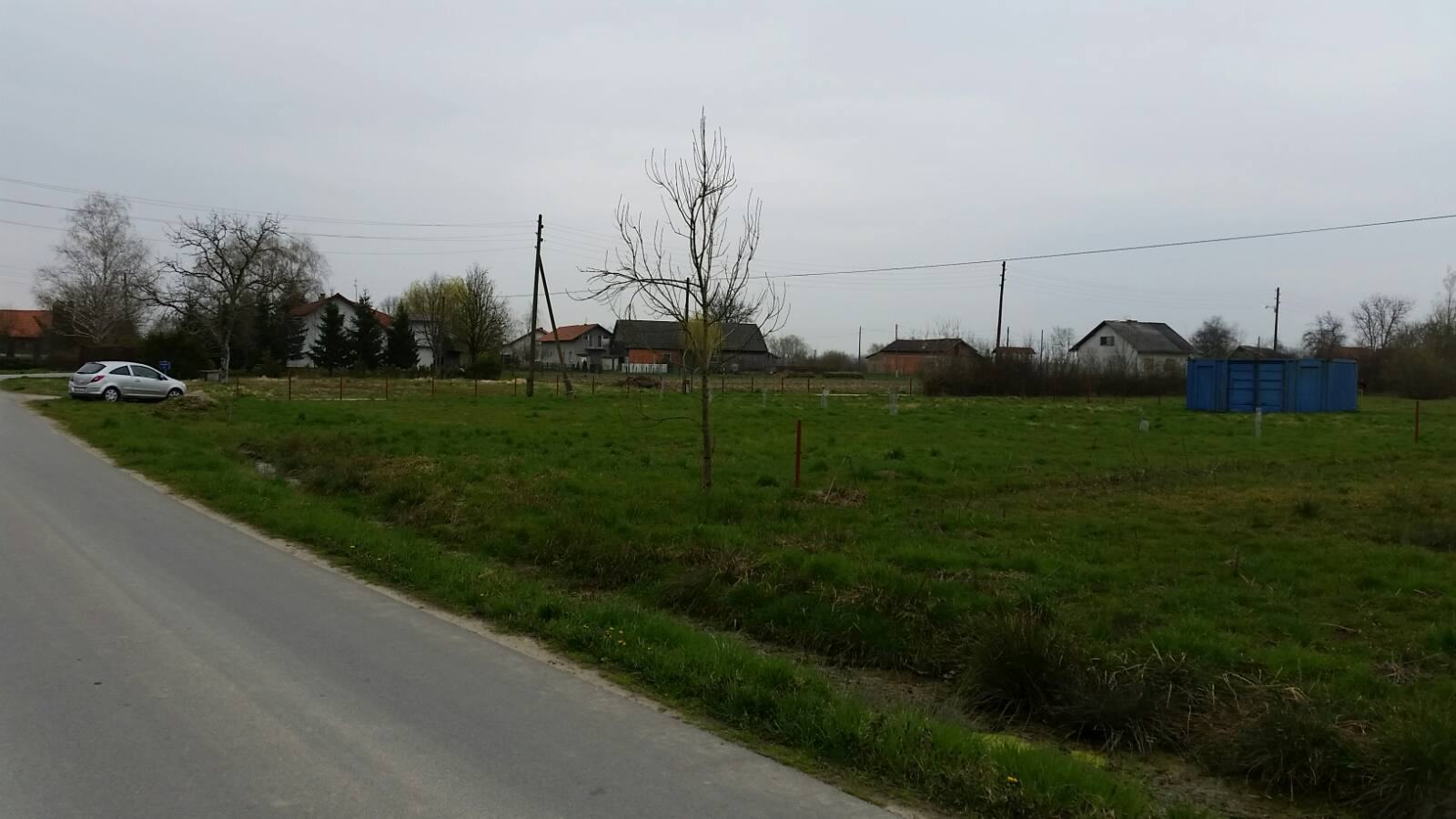 IVANIĆ GRAD,GRAĐEVINSKO ZEMLJIŠTE, 4000 m2, POVOLJNO