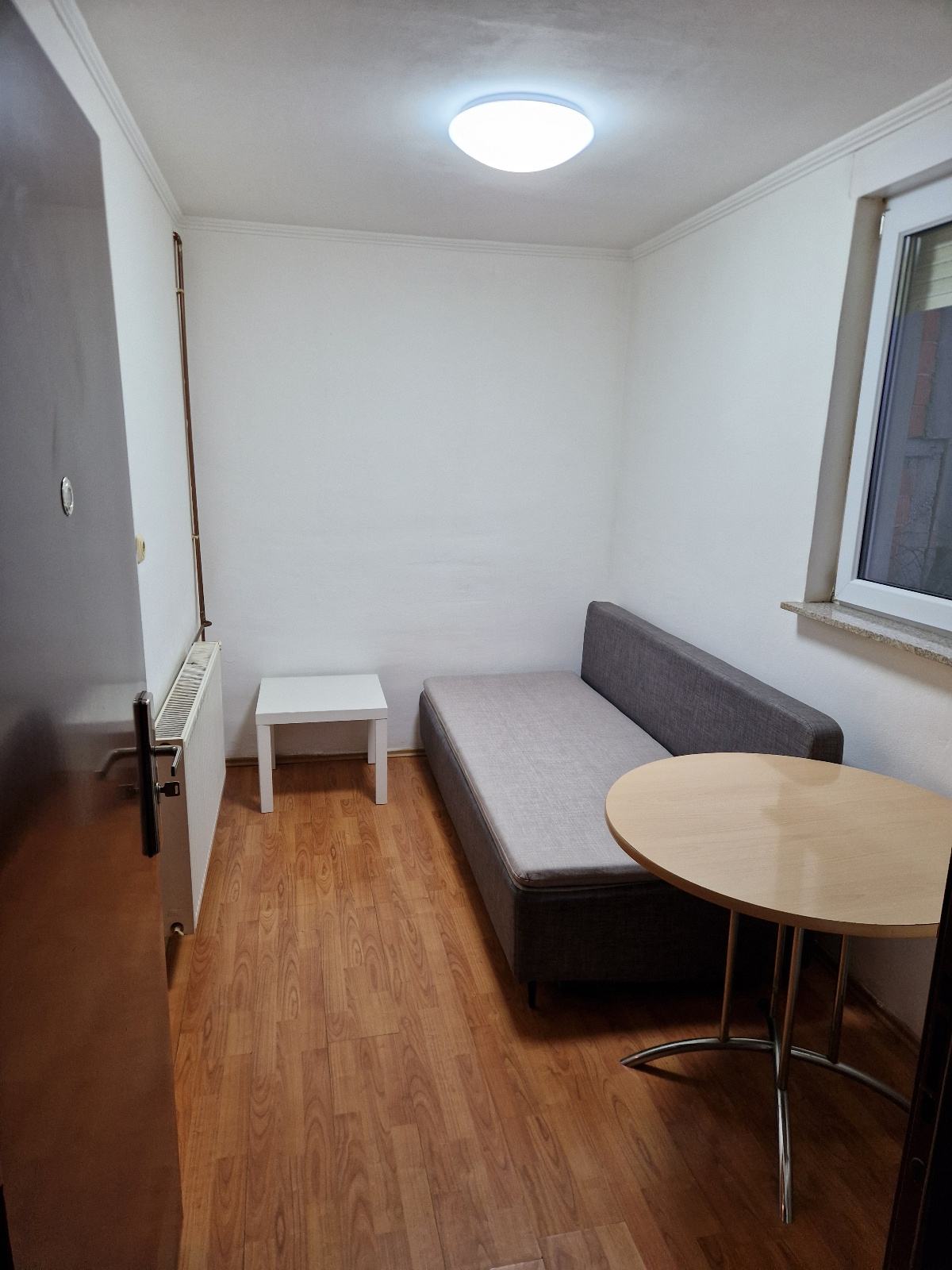 Iznamljujem stan 30 m2 300 eura Namješten Besplatan internet ...