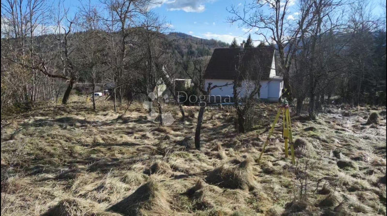 JABLAN kod Vrbcvskog, teren u mirnom djelu mjesta