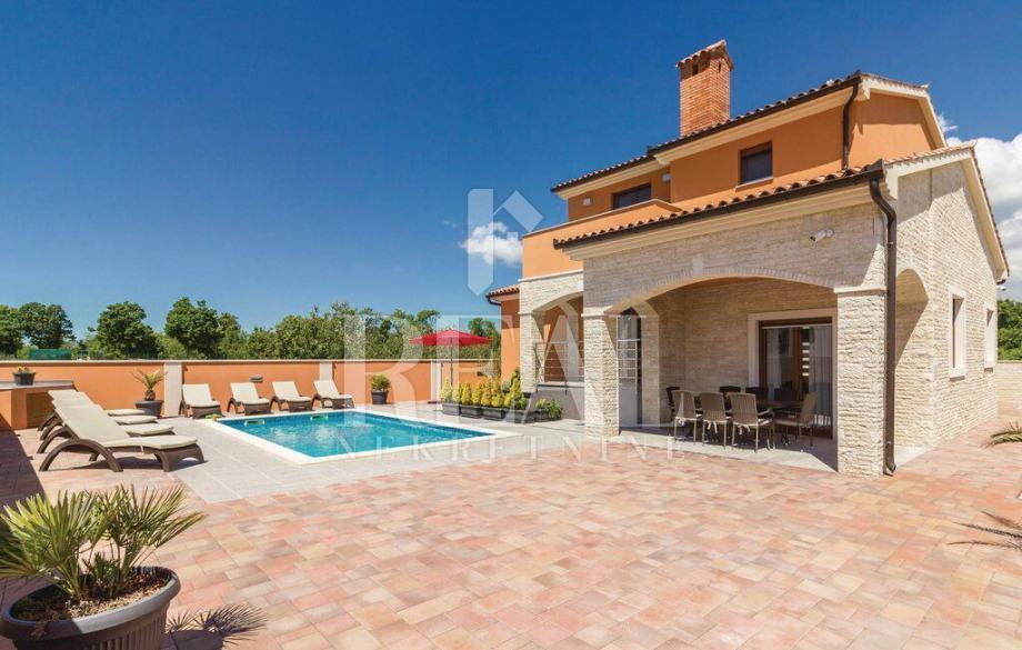 Jadreški luxuzna Villa 337m2,bazen,4ss+db,more fitness (prodaja)