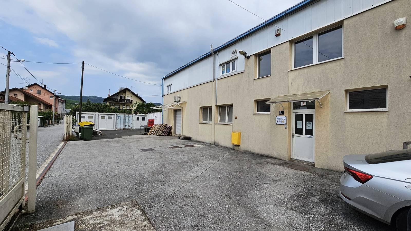 Jankomir - Samoborska c., poslovna zgrada 300 m2, parcela 860m2 (prodaja)