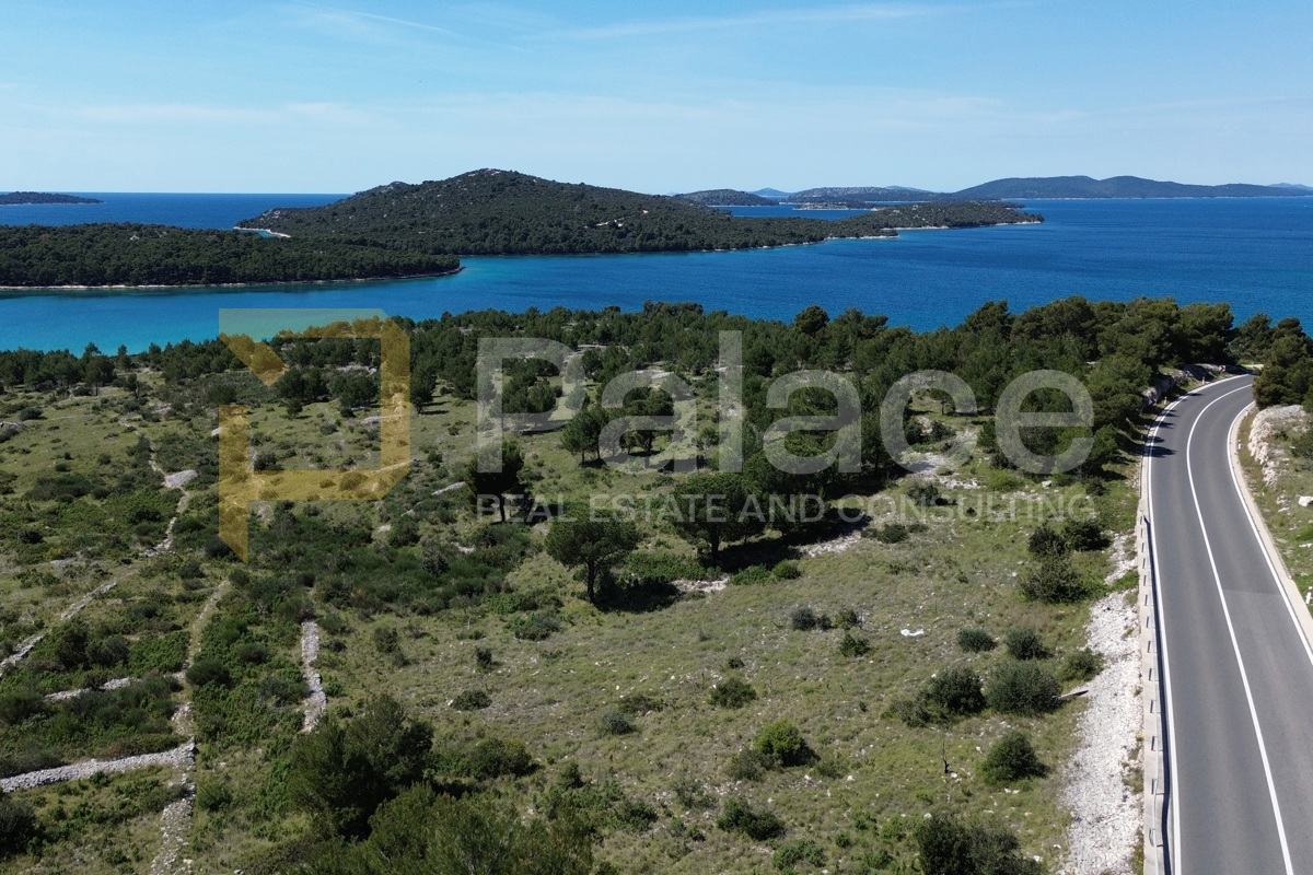 Jasenovo: Zemljište turističke namjene prvi red do mora 5092m2