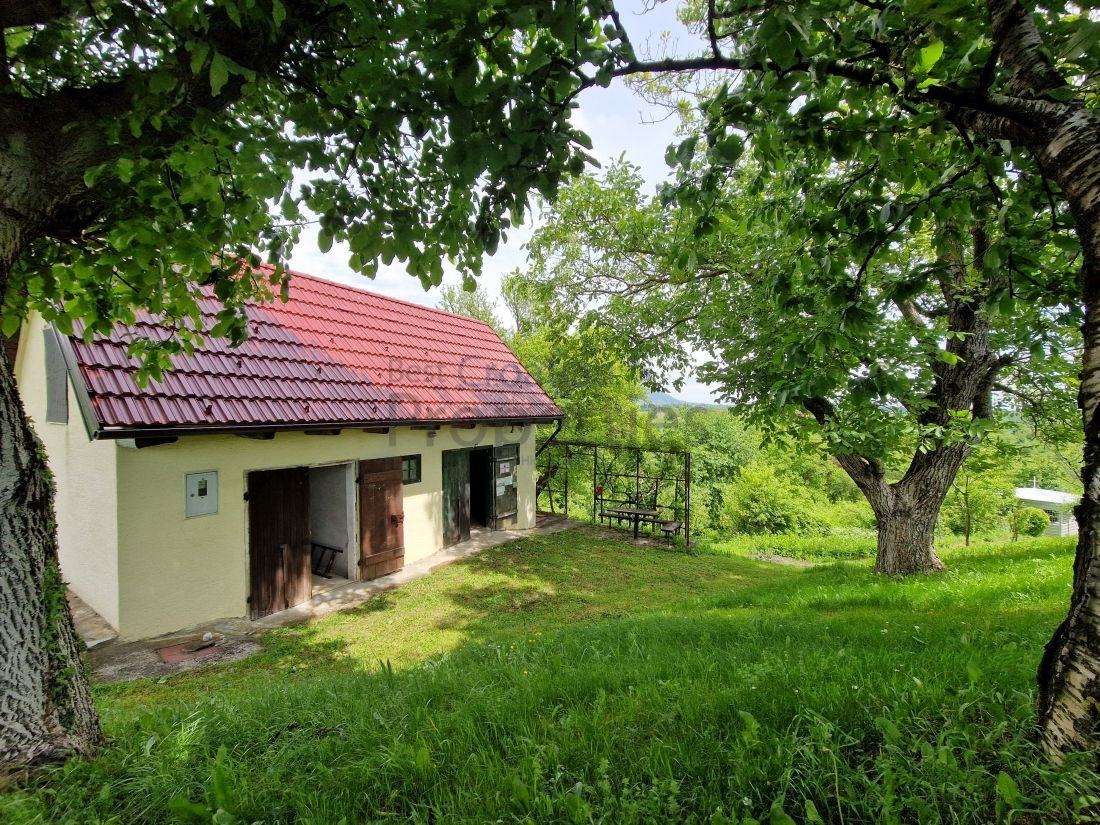 JASTREBARKO - Slavetić, OBITELJSKO SEOSKO IMANJE OD 11.557 m2, PRILIKA (prodaja)