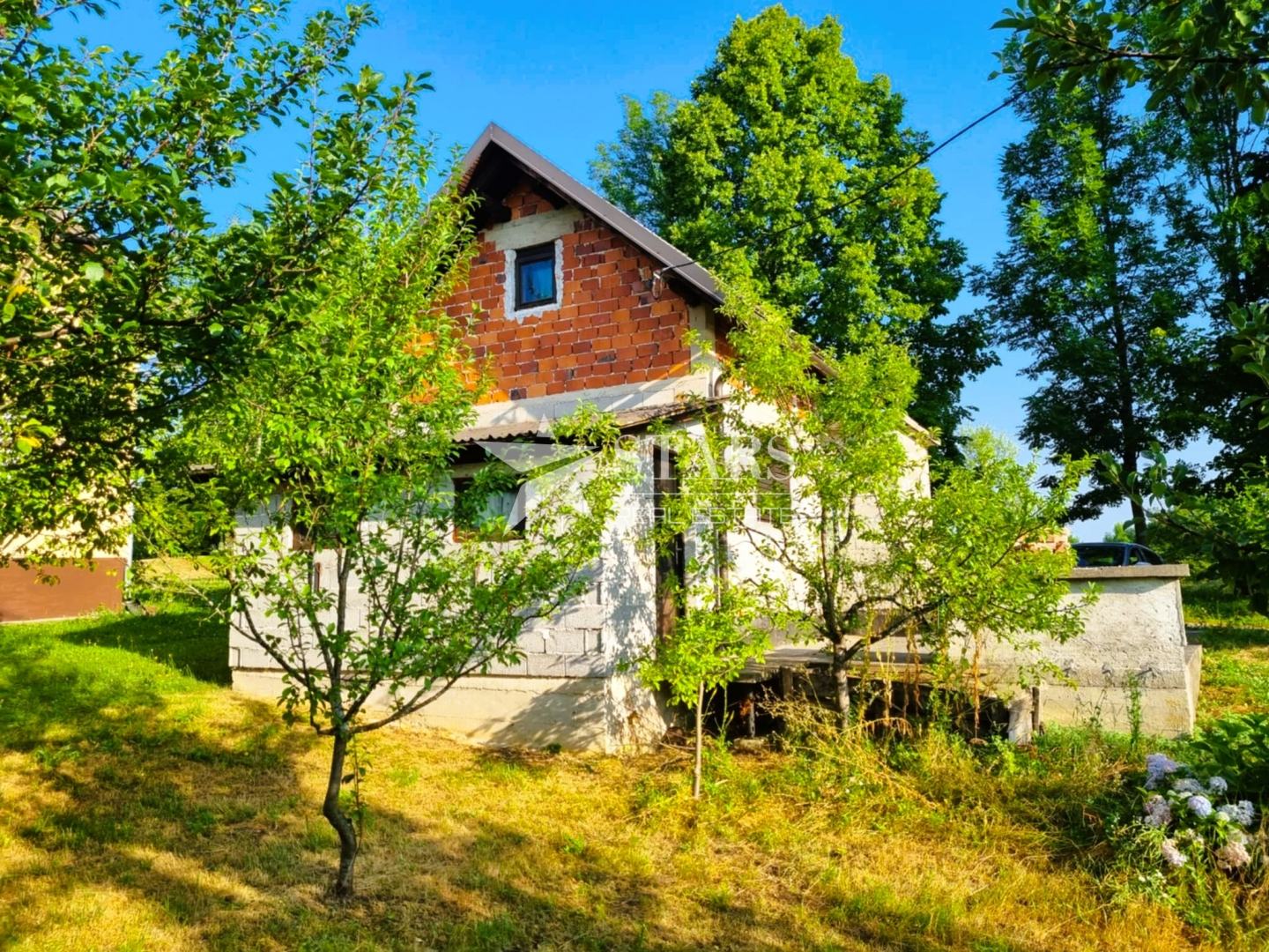 Josipdol - Vikendica za odmor u prirodi površine 42 m 2 (prodaja)
