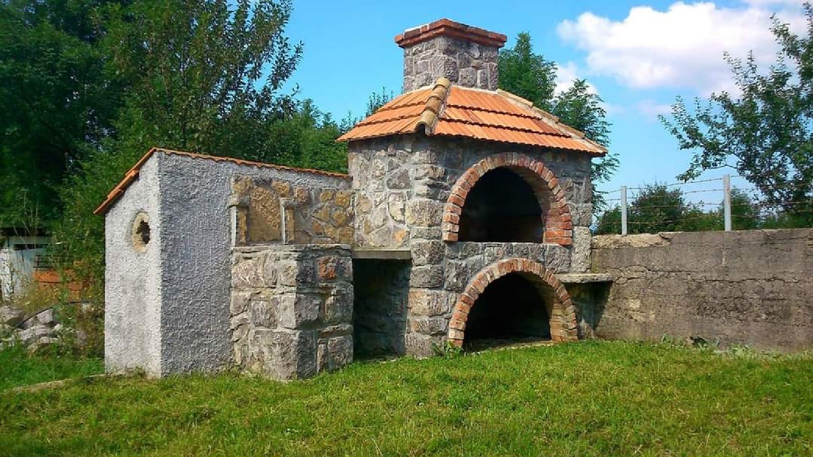 Kamena Lička kuća (prodaja)