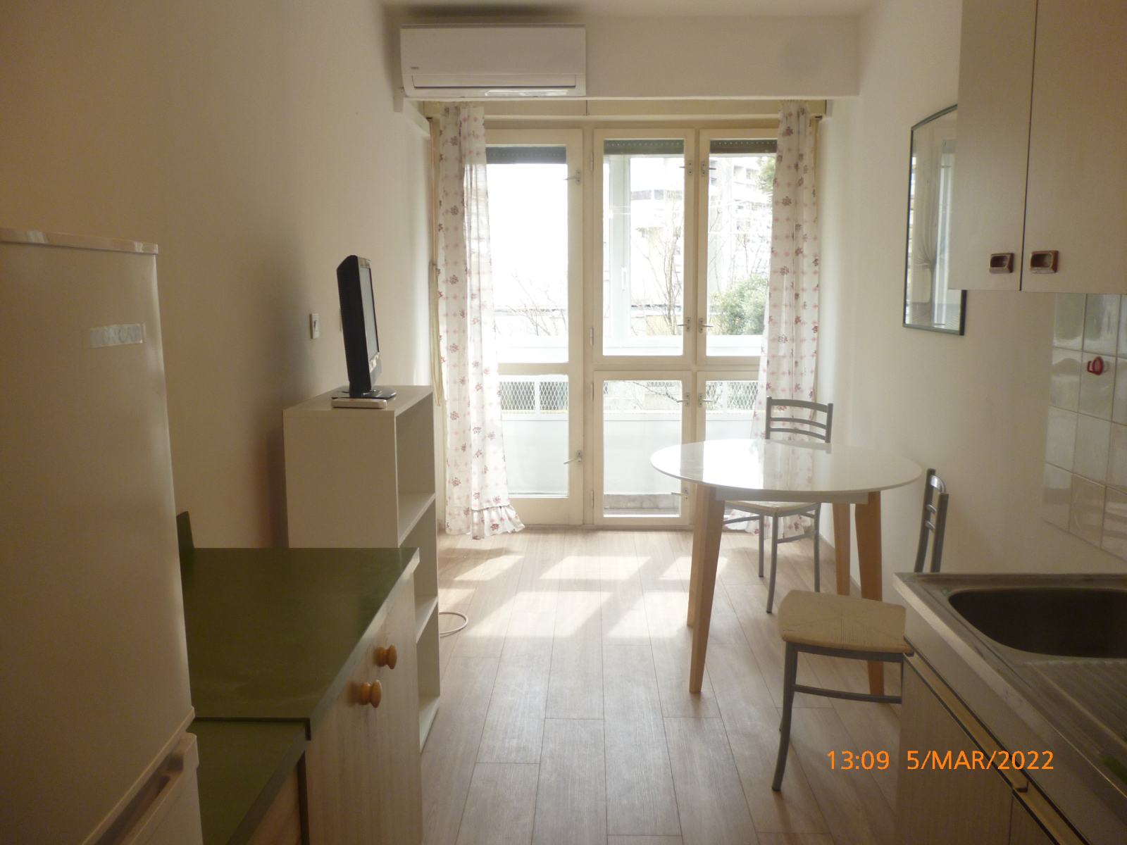 Kampus, Split 3, iznajmljuje se dvosoban stan studenticama na duži rok ...