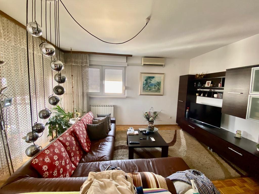 Komforan dvosoban stan p. 76.39 m2, Zadar (Bulevar) S POGLEDOM NA MORE (prodaja)