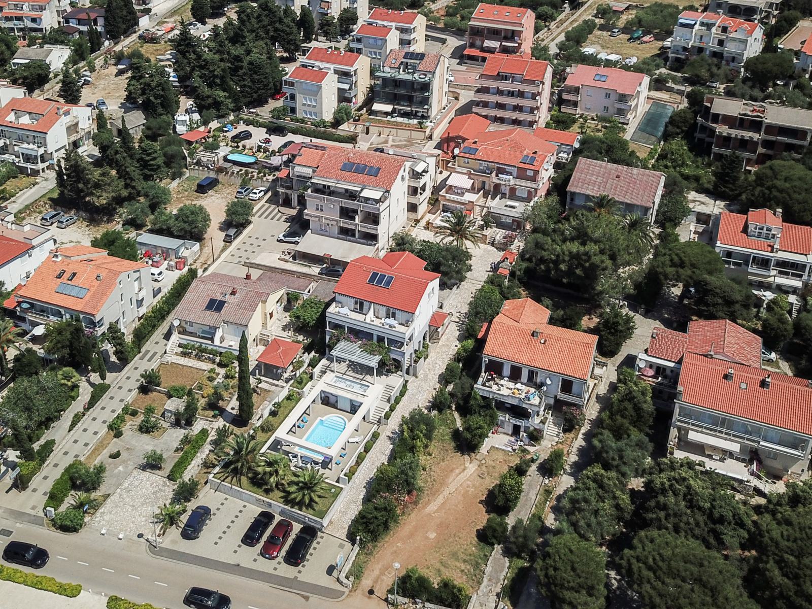 Kompleks kuća u Novalji/ Primorska ulica/ blizina centra (prodaja)