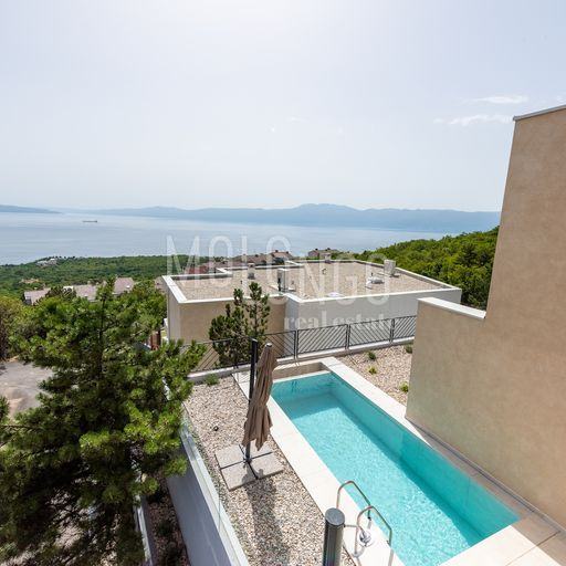 KOSTRENA, atraktivna kuća u Kostreni (prodaja)