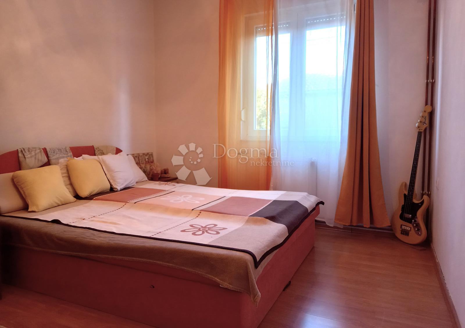 Kostrena, etaža kuće sa pogledom na more (prodaja)