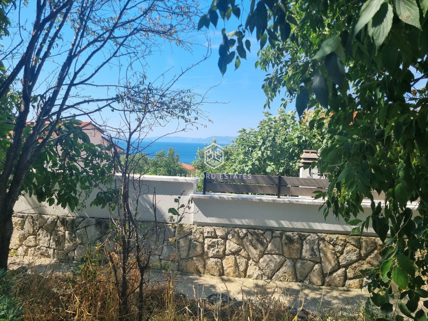 KOSTRENA - ravan, građevinski teren za katnicu