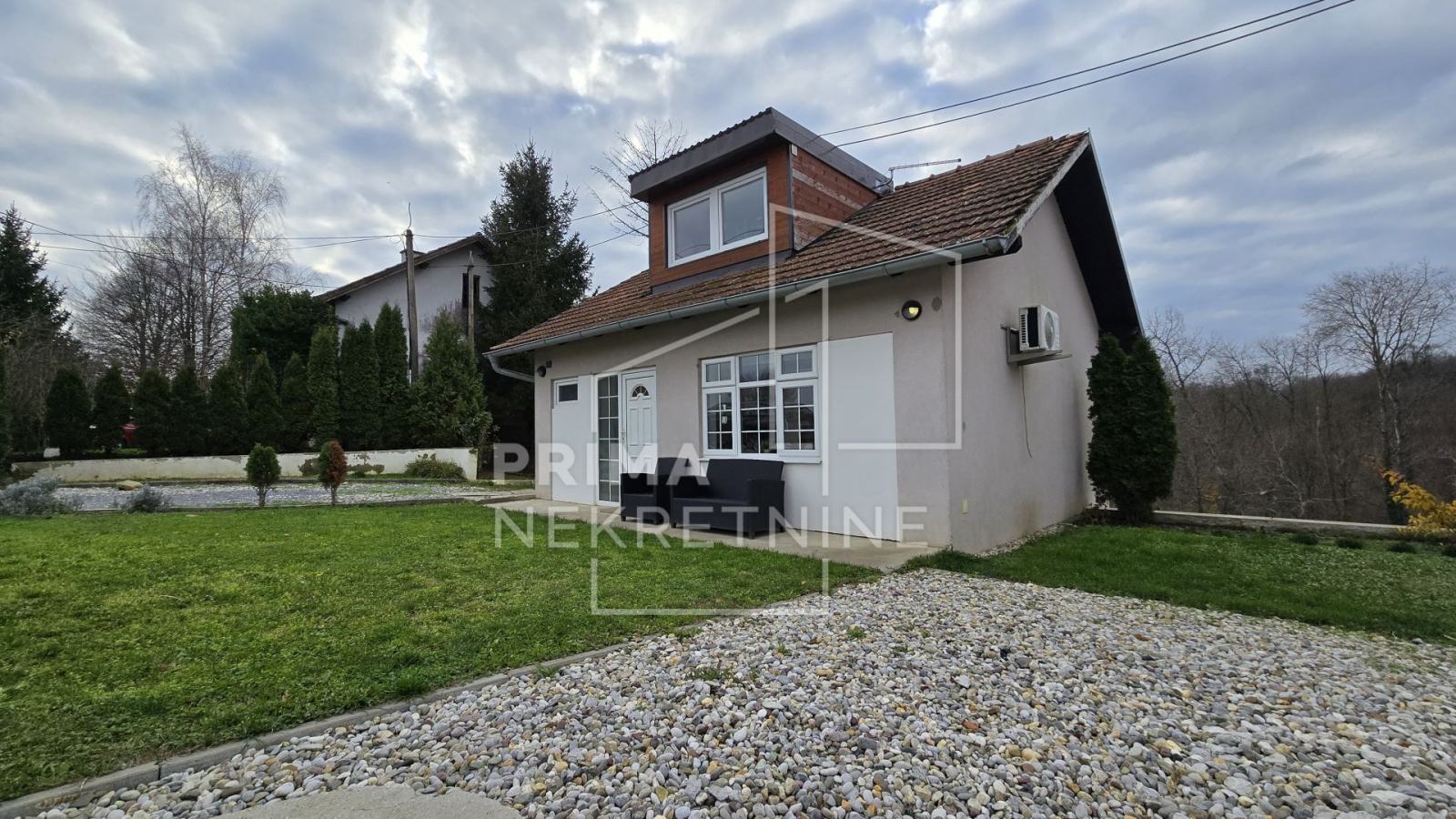 Križ, dvije samostojeće kuće, 206 m2 (prodaja)