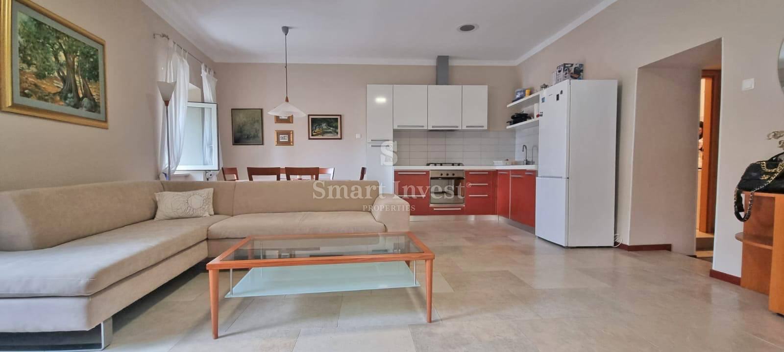 KRK - STARI GRAD, odličan stan 2S+DB s terasom u starogradskoj jezgri ...