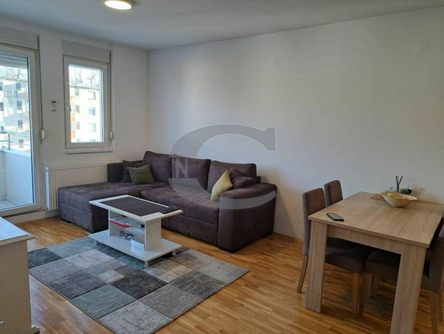 KRNJEVO, JUŽNI STAN S OTVORENIM POGLEDOM NA MORE (prodaja)