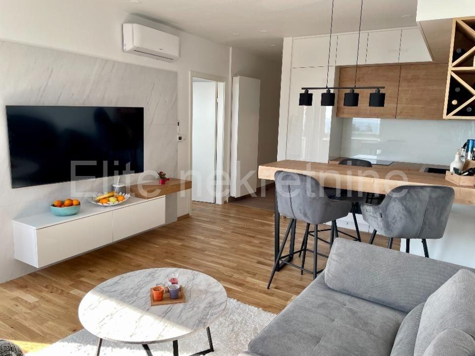 Krnjevo - najam potpuno novog jednosobnog stana, pogled na more ...