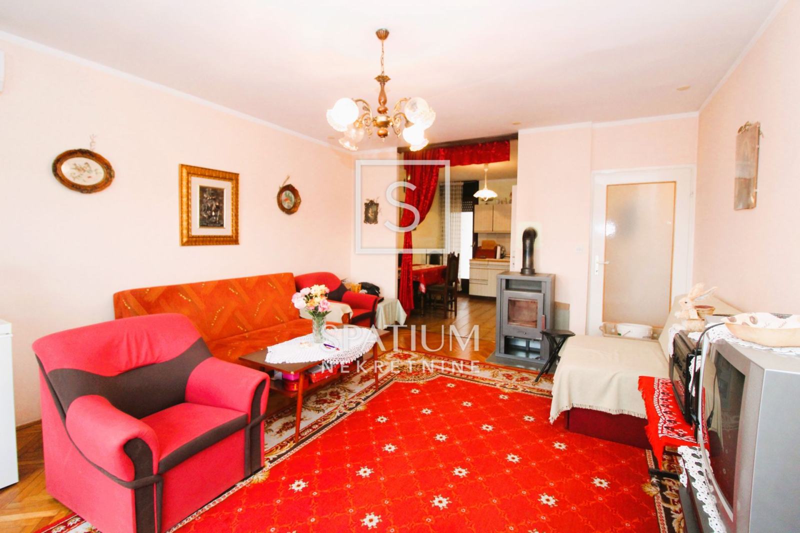 KRNJEVO, OBITELJSKI STAN 2S+DB (prodaja)