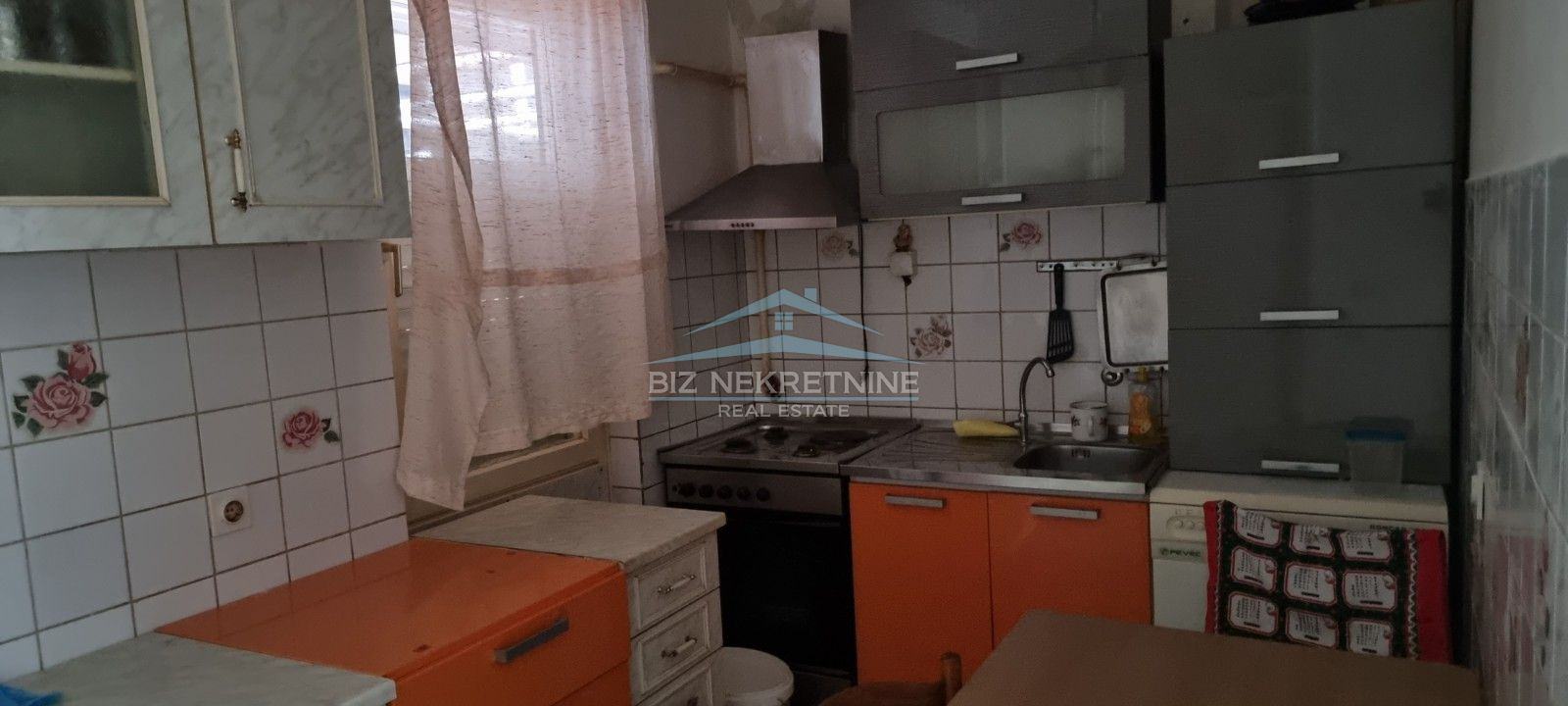 KRNJEVO, STAN 73m2, SA VRTOM (prodaja)