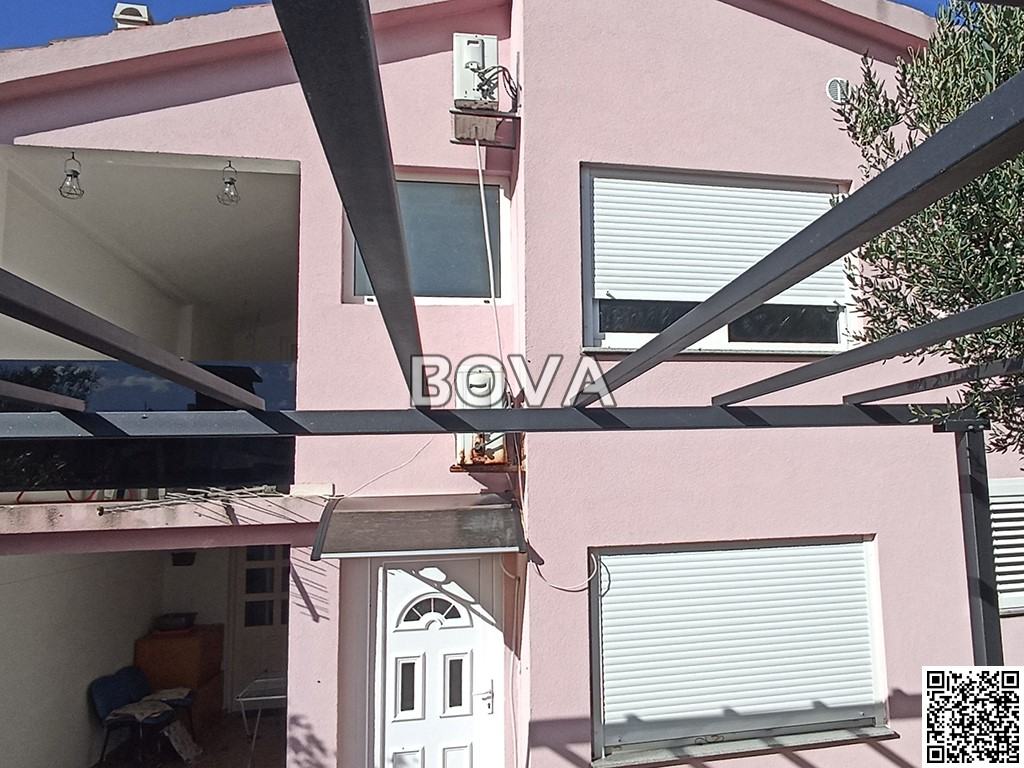 Kuća 195 m2 – Vrsi *dva dvosobna stana* (ID-2361) (prodaja)