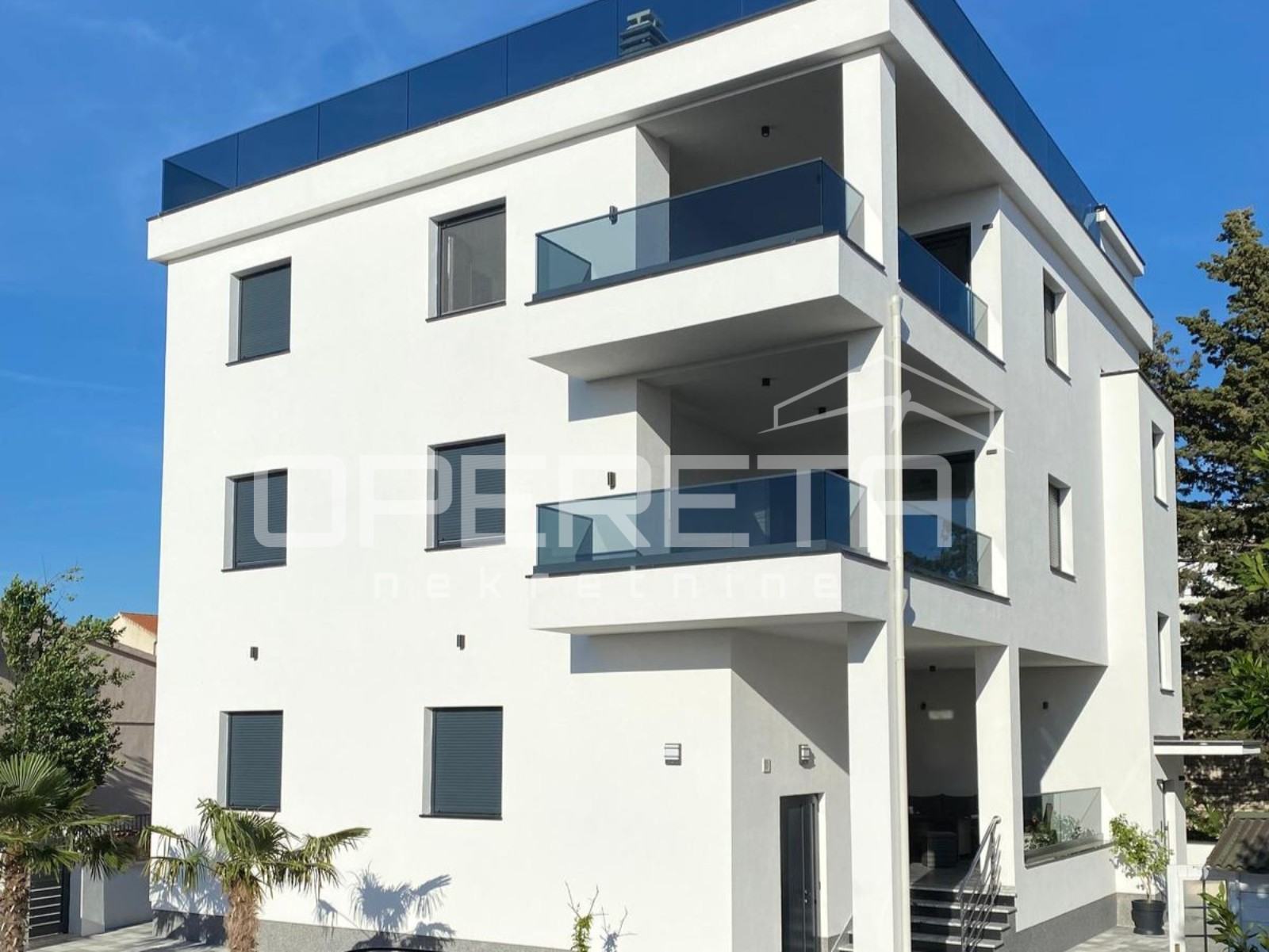 Kuća s 5 apartmana, Vodice- Srima (prodaja)