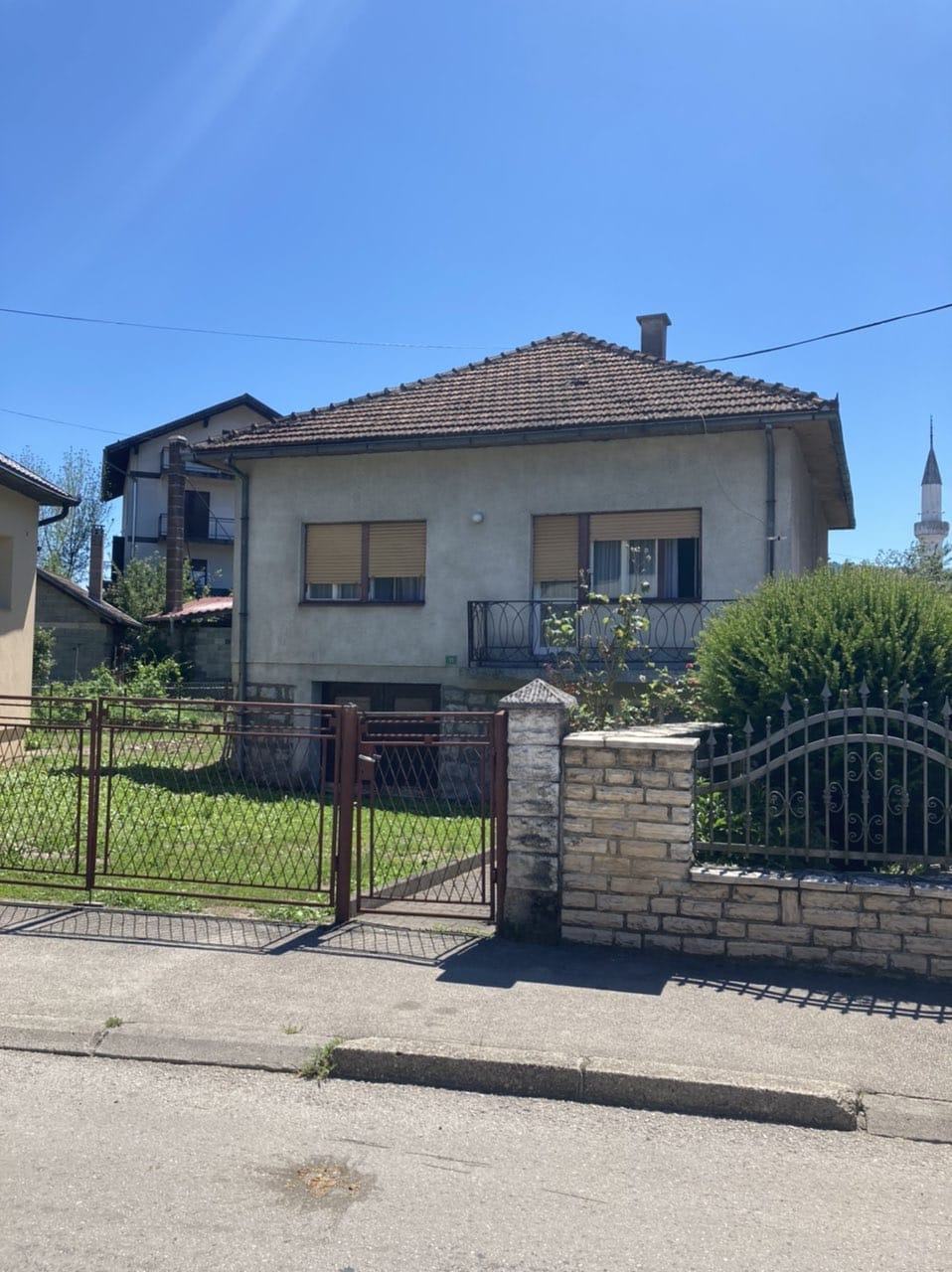 Kuća:BIHAĆ centar, B i H, samostojeća 250.00 m2 (prodaja)
